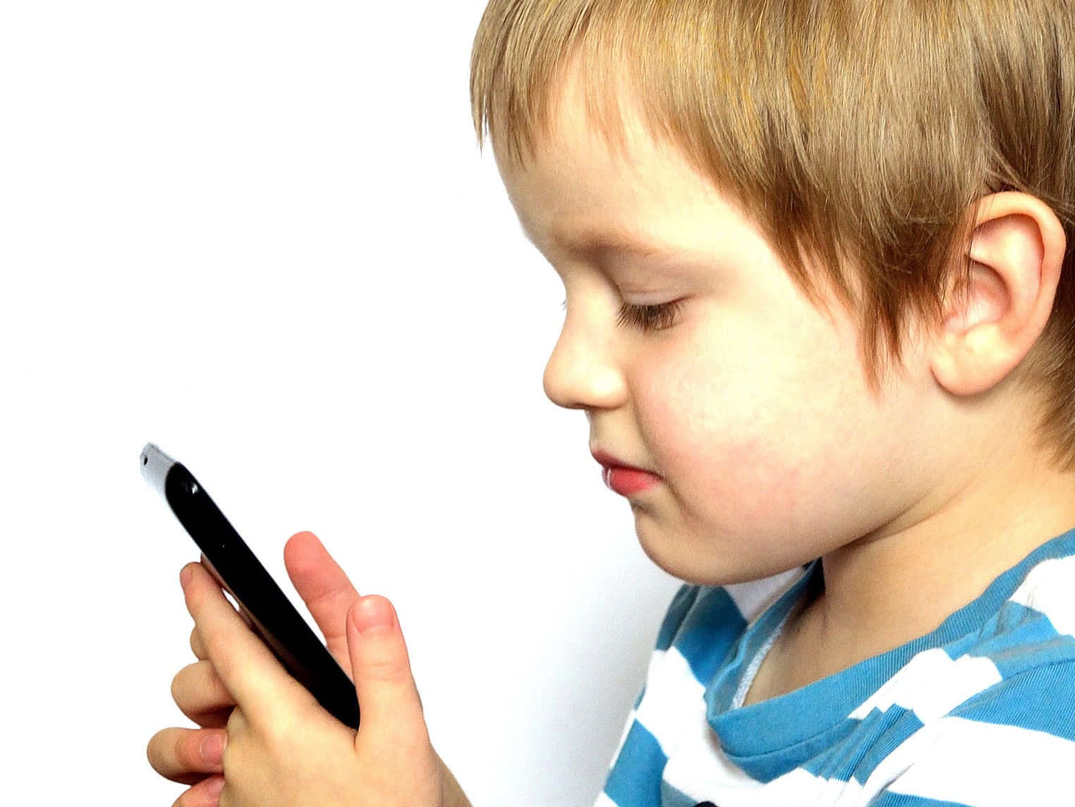 One in three children can't imagine life without smartphone | The Bulletin