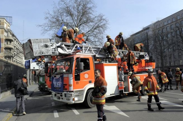 Festive warning over fake firefighters collecting money | The Bulletin