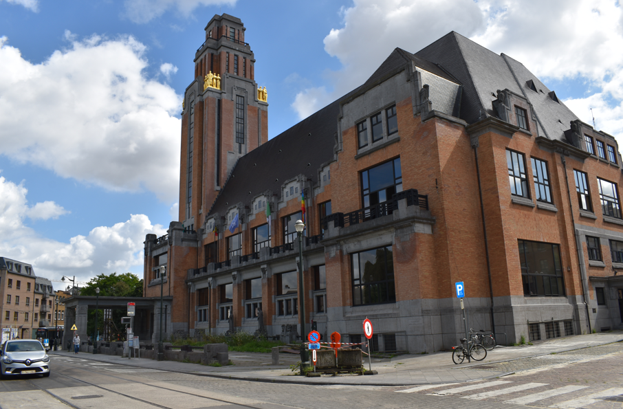 Forest town hall restored to former glory | The Bulletin