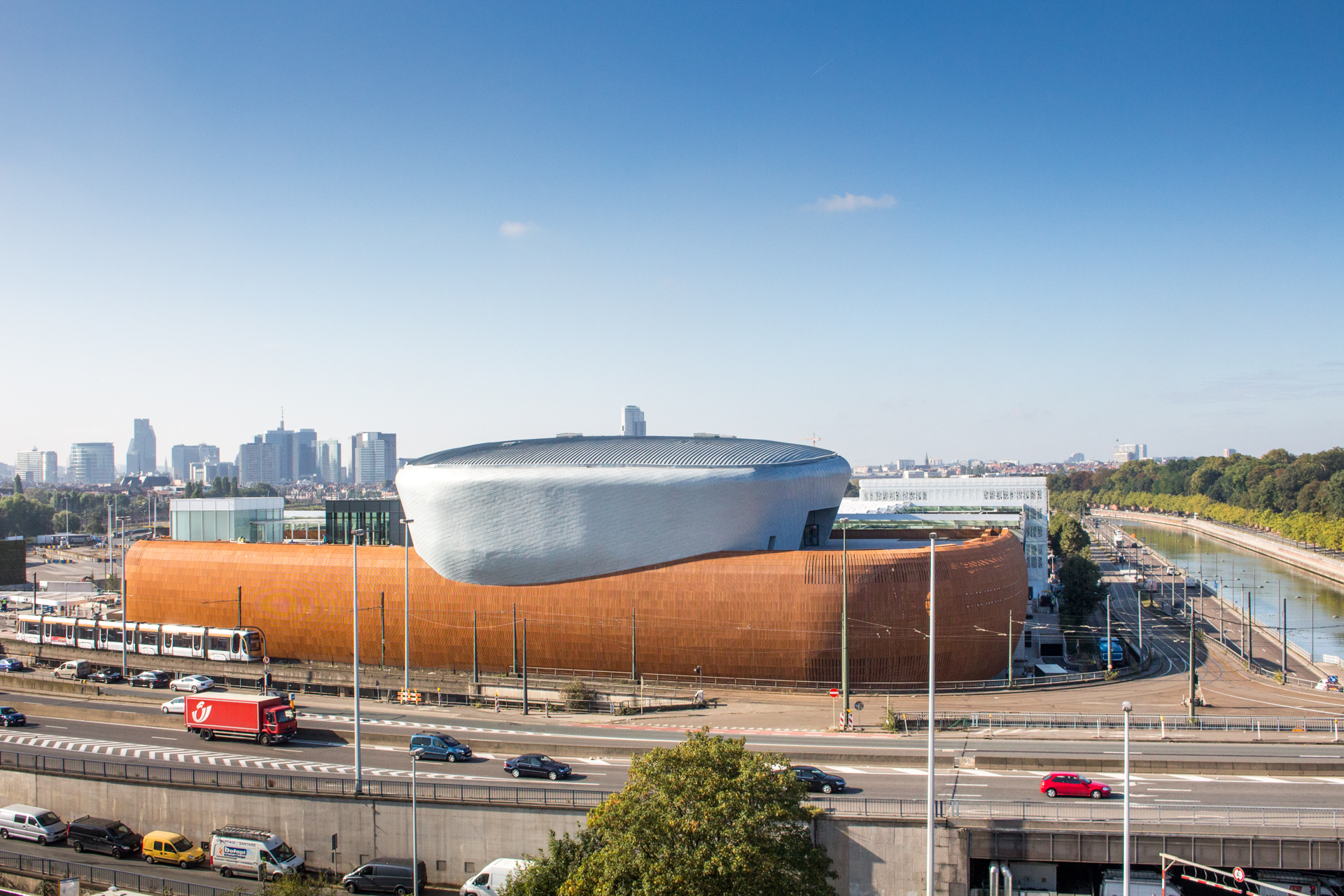 Docks Bruxsel shopping centre ‘built illegally’, claims N-VA | The Bulletin