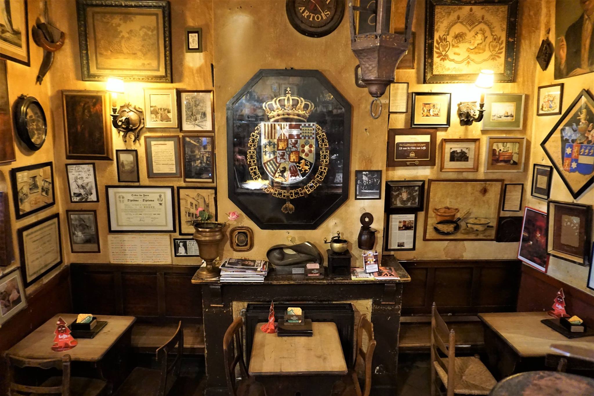 Iconic Brussels café La Fleur en Papier Doré faces bankruptcy | The ... Iconic Brussels café La Fleur en Papier Doré faces bankruptcy | The ...