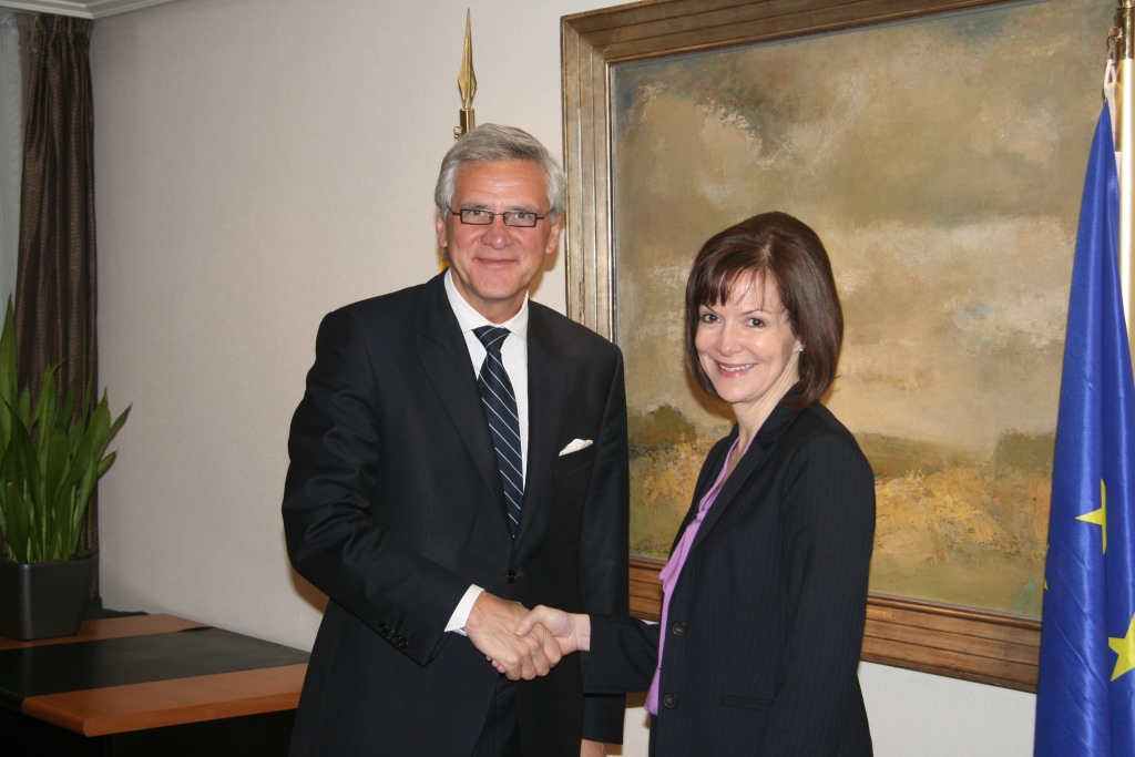 US ambassador discusses foreign policy and war commemoration | The Bulletin