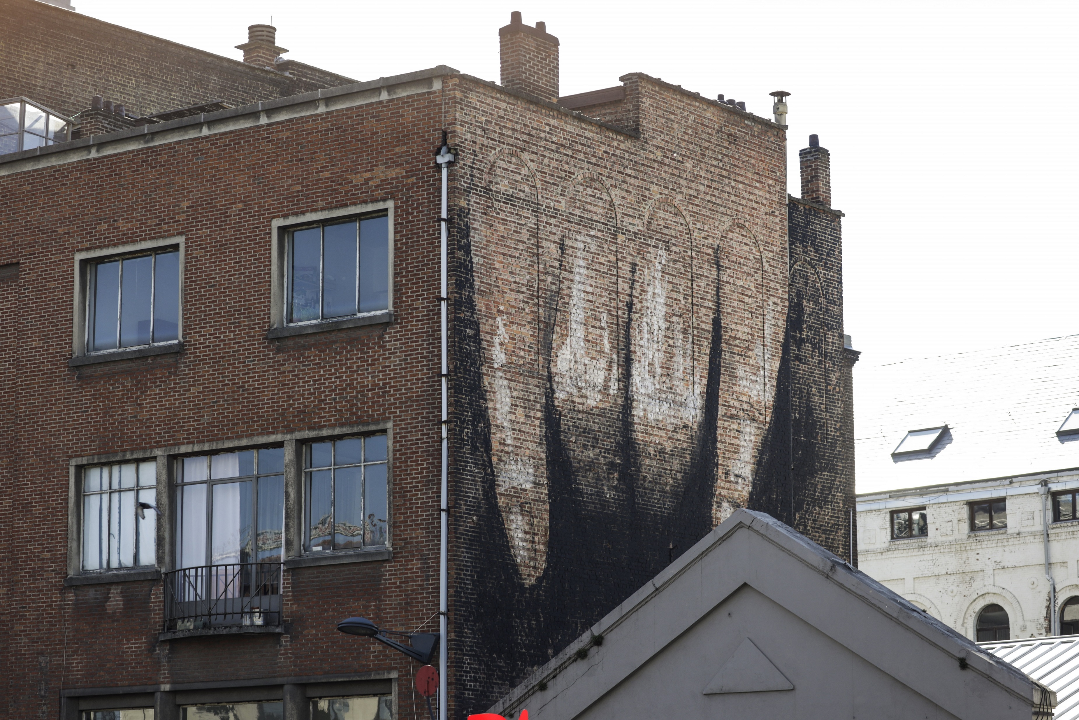 No end in sight: Another sex mural in canal district | The Bulletin