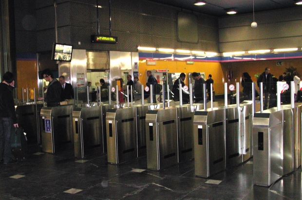 Automatic doors to be installed across metro system | The Bulletin