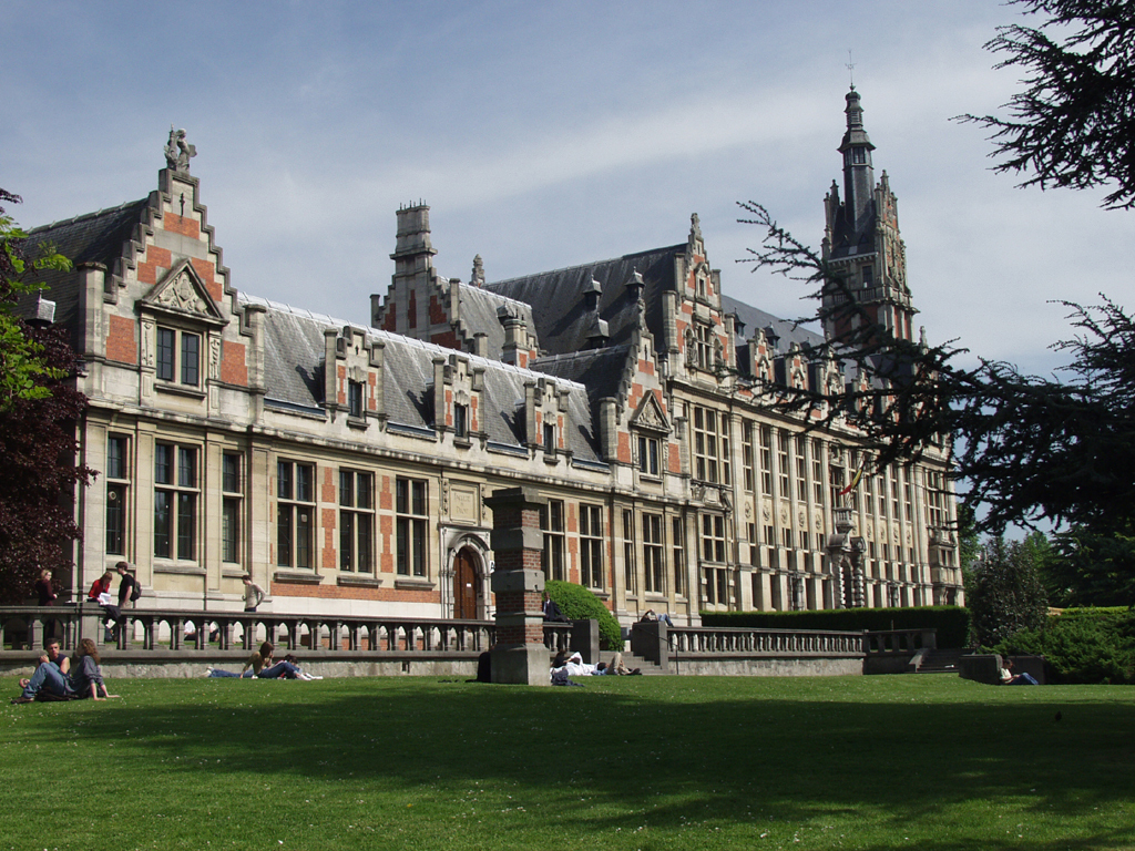 ULB faculty apologises for 'décolleté' comment | The Bulletin